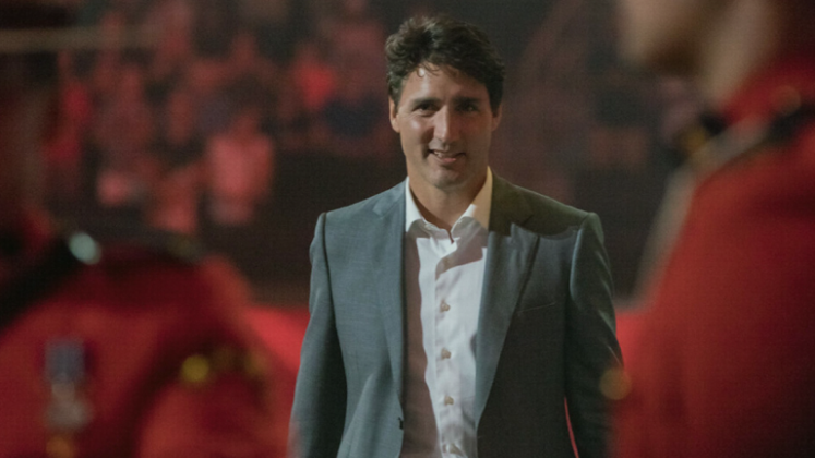 Journalists in tizzy after Trudeau shaves beard | True North